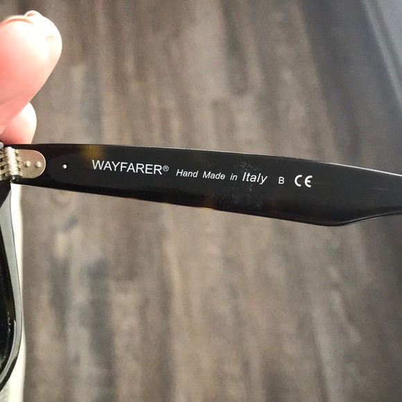 Ray-Ban | Accessories | Ray Ban Wayfarer Sunglasses With Tan Case ...